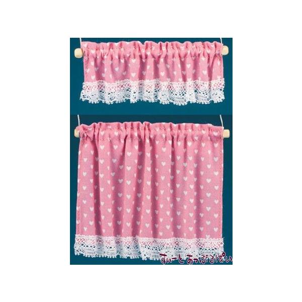 アメリカでバーバラおばさんが一つ一つ手作りしております、ドールハウス用のカーテンです！！結構、よくできていますし、なんともかわいらしいカーテンです。もちろん、ソーイングが得意な方は、これを参考に自作しても良いですよね！手作りに自信が無い方は...