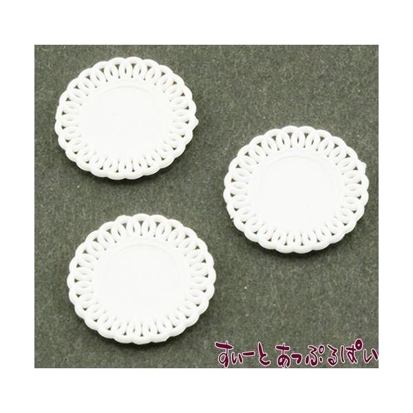 アメリカの老舗ミニチュアメーカー、クリスボン社のプラスチック製品です。プラスチックなのにこんなに高くて申し訳ないです…しかしまあ、こんなもの作っている会社は世界でも他にないですし、形は本当にきれいですから、ドールハウスに入れるとっておきの小...