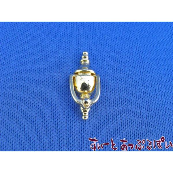 ドアノッカーです。玄関ドアにステキですね！実際にノックすることができますよ！お色はゴールドです。店長の実家は昔ながらの日本家屋でしたので、障子や襖ばかりで「入室の際にノックをする」という習慣が、特に私の両親や祖父母にはありませんでした。思春...