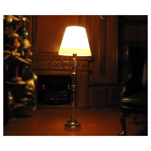 置くだけで、配線不要！初めての照明としてお勧めですよ！こちらは台座の部分にボタン電池が入っています。電球切れの心配もないし、配線も不要です！台座にある小さなスイッチを入れるだけで点灯します。※こちらの商品は、発送前に当店にて開封し、点灯の検...