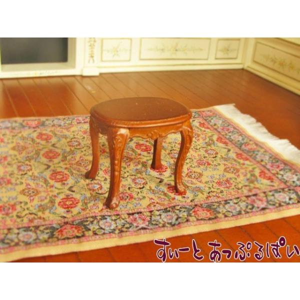 これは美しい…！これを自分で作ろうと思ったら、とても無理です。フォルムもサイズも美しすぎます。下写真のようにソファのサイドテーブルとして、または花瓶や燭台の小テーブルとして、ぜひいかがでしょうか…。最近あまり言わなくなっていたのですが、これ...