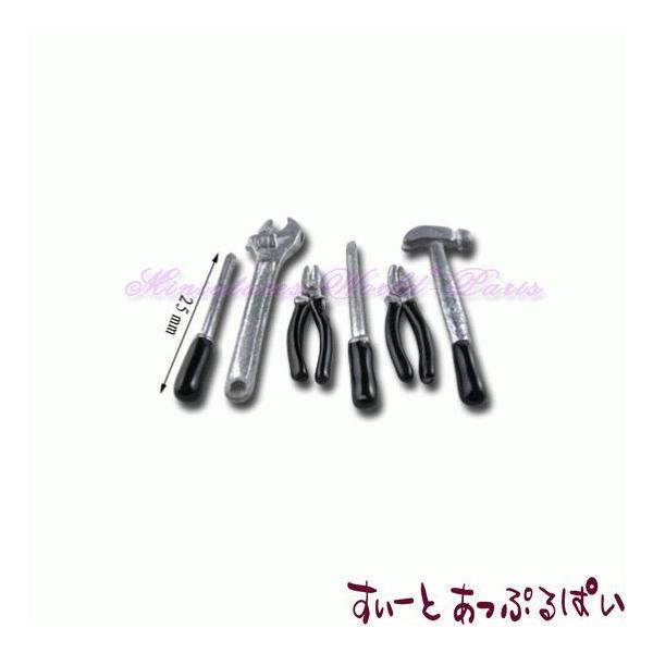 黒のハンドツール6点セットです。なんと！うれしいことに、「ブルーメタルのツールボックス」にぴったりと収まっちゃいます！！いやぁ?、うれしいですよね！！そういうところを考えて作ってくれたのが素敵な商品です。ぜひ貴方のガレージに！！※下写真は参...