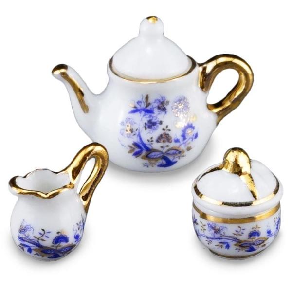 ドイツロイター社製のミニチュアです。ティーポット、クリーマー、シュガーポットの３点セットです！シンプルなゴールドオニオン柄で、コレクションに最適ですね！ぜひあなたのドールハウスにもお役立てくださいね。ティーポットの高さ約20ミリ、シュガーポ...