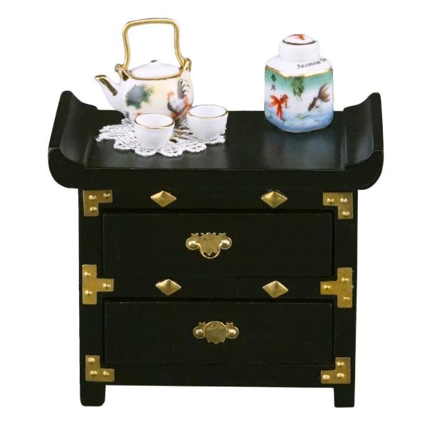 ドイツロイター社製のミニチュア家具です。日本風の家具ですって！どこのお殿様の家具でしょうか笑。でも、オリエンタルな感じがなかなか可愛いです。サイズは、1/12サイズとしては若干小さめですね。上のティーセットは接着されています。家具のサイズ：...