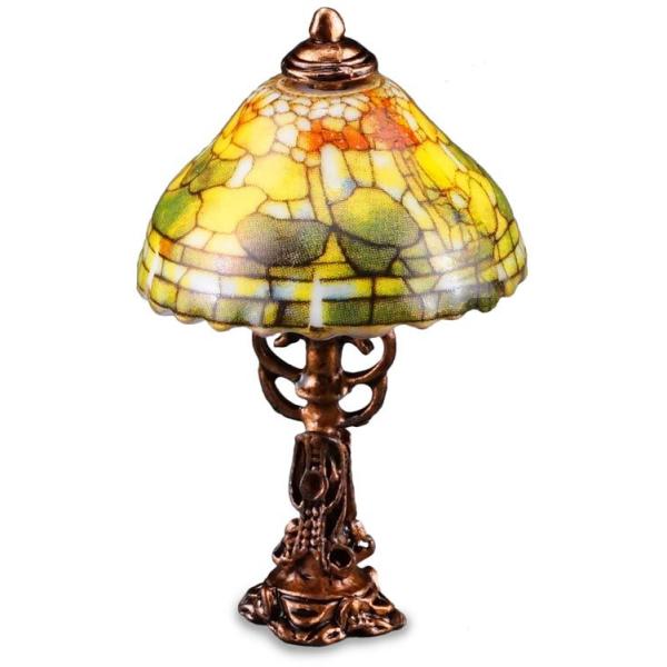 ドイツロイター社製のテーブルランプです。こちらは点灯はしませんが、こんな素敵なランプは他に無いですよね！アクリルケースに入っています。ドールハウスに、プレゼントや自分へのご褒美に、ぜひいかがでしょうか！アクリルケースのサイズ：Ｗ80ｘＤ60...