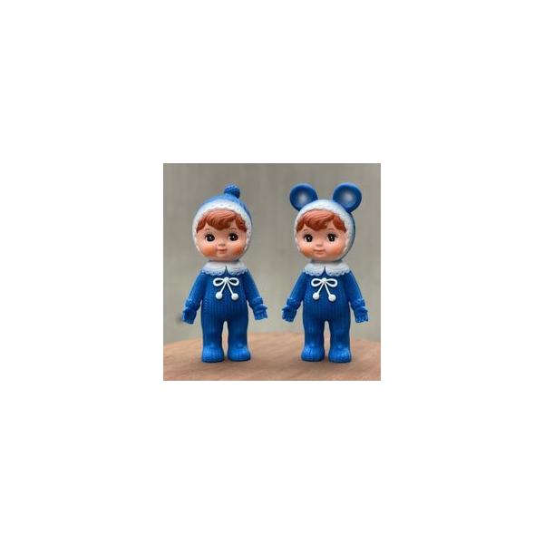 昔ながらのお子様のお人形、「なかよし チャーミーちゃん」です♪ パープルとブルーです！！！　紫陽花のようなカラーで可愛いです♪約２１センチ日本製　対象年齢6歳以上＊製品の材料・塗料は全て国内メーカーのものを使用しており、組み立てまで全て日本...