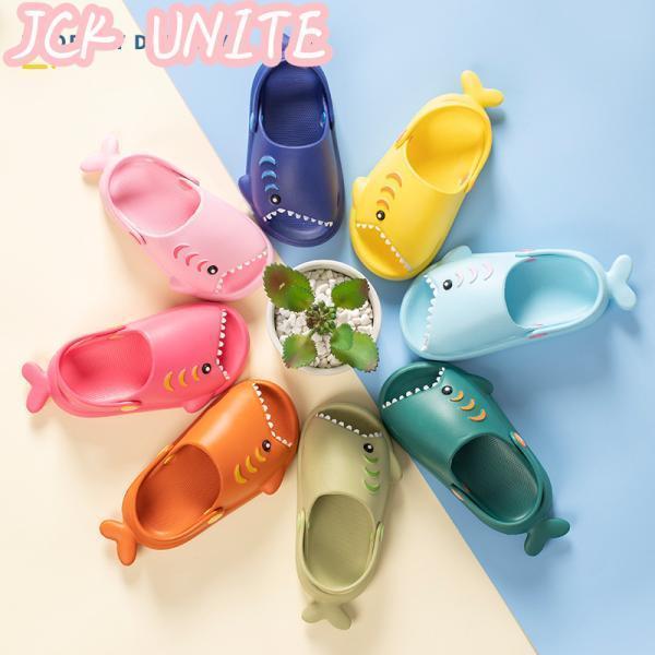 スリッパ 子供 サンダル 夏 バススリッパ 厚底 ジュニア ルームシューズ ビーサン プール 海 シューズ 柔軟性 子供 夏スリッパ 滑り止めキッズ用のバススリッパが新柔軟性に優れた防水EVA素材を使い、滑り止め加工が施された靴底で安心感も...