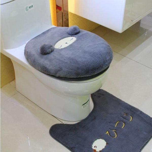 ひつじやウザギのデザインがキュートで可愛い、トイレマット、フタカバー、便座カバーのセットです。【サイズについて】トイレマット：約48×44ｃｍフタカバー：約42×35ｃｍ便座カバー：約40×37ｃｍ、内側：約19×15ｃｍ※測り方により2-...