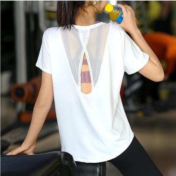 シンプルなカットソーにネックのデザインがエレガントさをプラス。シルエットの美しさが自慢です。速乾機能もあり、汗をかいても快適な着心地。■素材： ナイロン95％ ポリウレタン5％■用途：ヨガ、、■サイズ総丈：S62cm/M64cm/L66cm...