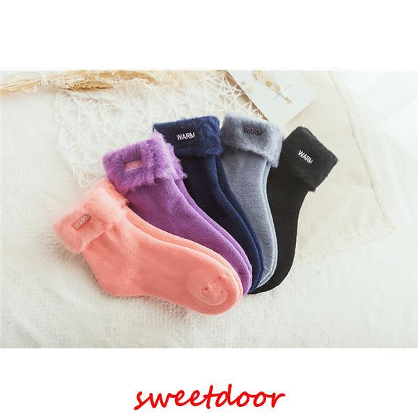 商品：カラー：/ランダムサイズ：/色おまかせ3足セット【不可】【サイズ】23-25cm【商品説明】サッと履いてぽかぽか暖か!足元あったかで体も暖まり 保温＆保湿 むくみ対策にもGOOD！冷えの原因となる汗を素早く吸収して、ぽかぽか快適。お家...