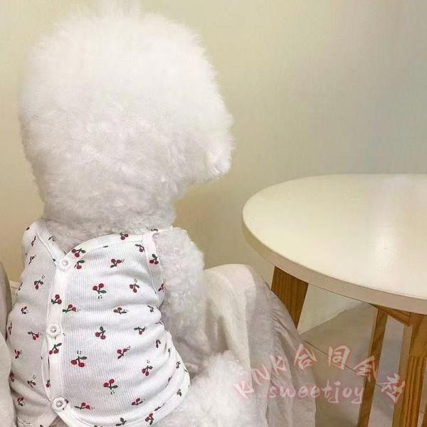 ?商品の特徴わんちゃん、ねこちゃん用のワンピースです。写真撮影、イベント、プレゼントに最適。お出かけ時にドレスアップ?お散歩時の汚れ防止や直射日光対策、防虫、防寒、エアコンの直風対策など大活躍します。?シーズン春夏 秋冬 オールシーズン?注...