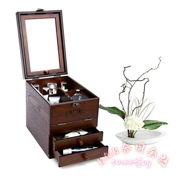 商品詳細:カラー:/画像通りサイズ:/フリーサイズ■商品説明日常からプロ用までご利用いただけるメイクバッグです。片付けに困っていたメイクアイテムがすっきりと収まりかしこく収納?これで忙しい朝のメイク時短につながるかも！パレット類や小瓶、他の...