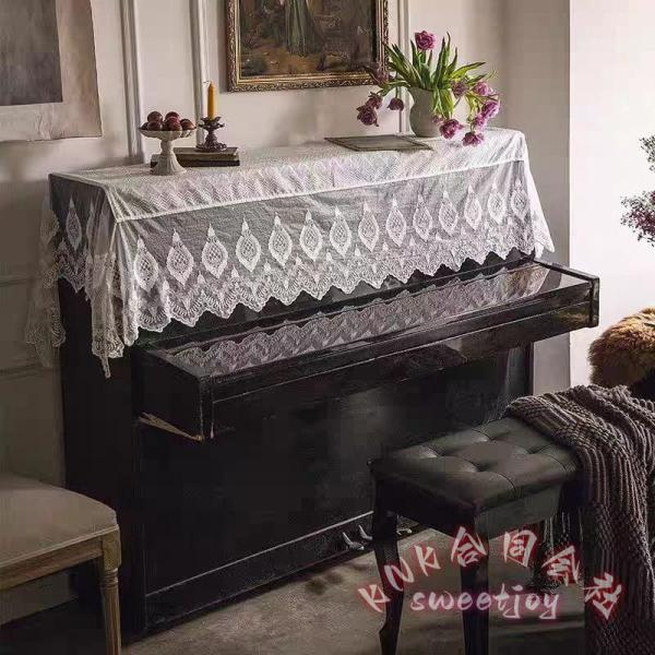 商品詳細：カラー：/A01/A02サイズ：/ワンサイズ■商品説明上品なシャンパンブルーの色味のピアノカバーです。高級感のあるピアノ用カバーでクラシカルなデザインのとっても素敵です?大切なピアノを保護しつつ、お部屋のアクセントにもなる素敵なア...