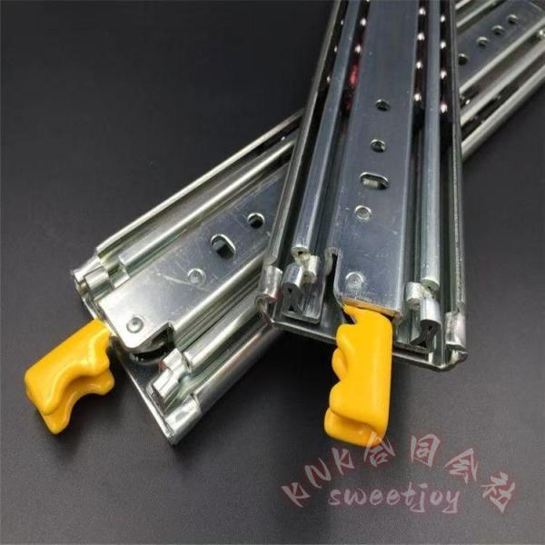 頑丈な引き出しスライドレールは10万回開閉しましたが、高強度工業用冷間圧延鋼、工業用グレードの固体鋼球を使用し、支持力は200Kgです。76mm幅の頑丈なレール。 防錆・耐摩耗性の表面処理は、耐食性と長寿命という特徴があります。大型商品の収...