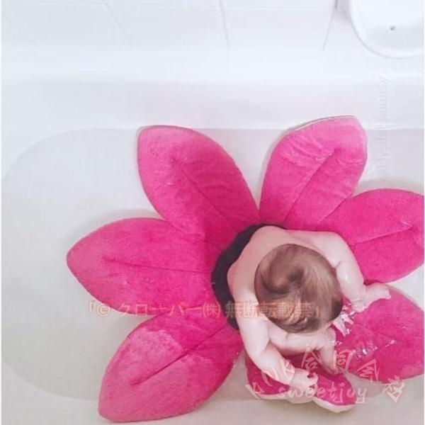 お花が咲いたようなデザインがとってもキュート！シンクで使用できるのもとっても嬉しいですね。【サイズについて】画像をご参照下さい【素材について】綿混【カラーについて】生産ロットにより柄の出方や色の濃淡が異なる場合がございます。お使いのモニター...