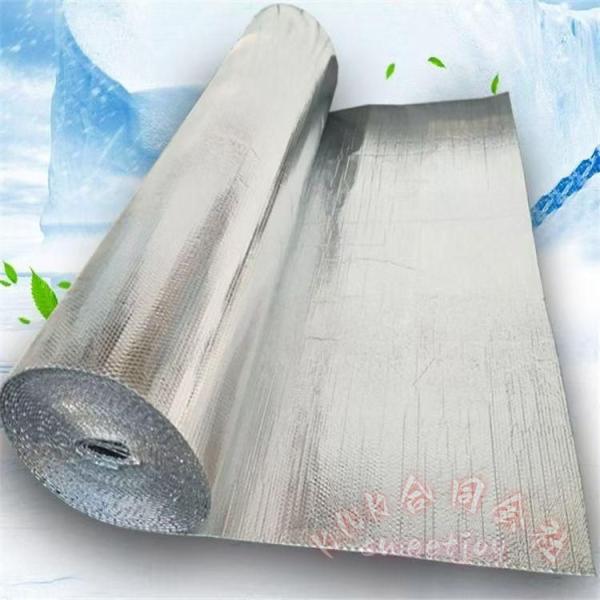 ?畳の上に断熱シートを敷いてその上からゴザを敷いてます。クッション性があり、暖かく感じます。湿気にも湿気にも強い。トタン屋根やコンクリート屋根を覆って、その復数のプロセス処理のため、より良い湿気湿気を遮断して、室内に侵入し、湿気や湿気に抵抗...