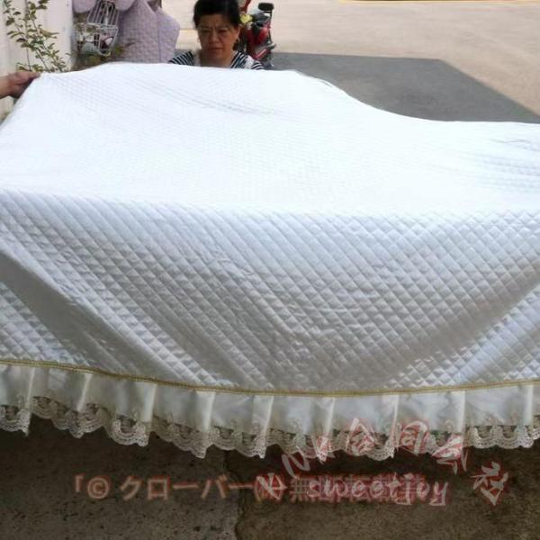 【仕様】エレガントで素敵です。独特の外観でしわになりにくてよい懸垂感を持つ。大切なピアノの保護をしつつ、お部屋のアクセントにもなる素敵なアイテムです。【素材】良質なポリエステル素材を採用、厚地で耐磨耗、光沢感、美しいマクラメで装飾された、滑...