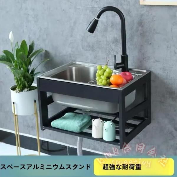 304ステンレス鋼：シンクは、腐食や錆に耐えることができる頑丈な食品グレードの304ステンレス鋼で作られています。絶妙な描画と研磨により、耐油性と防汚性があります。それはより長い耐用年数を提供することができます。 Rラウンドデザイン：丁寧に...