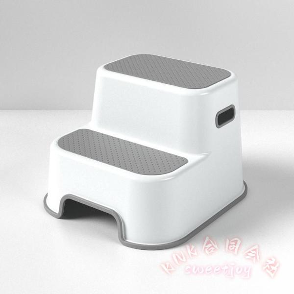 幼児に大活躍踏み台   大人兼用の踏み台 椅子の様に使い叉お風呂にも使いできます。  お子様の子供の洗面所の台として大活躍！ 小さなお子様が自分で手洗いやうがいができるようになります。お子様のトイレトレーニングに！トイレ台があればママがシソ...