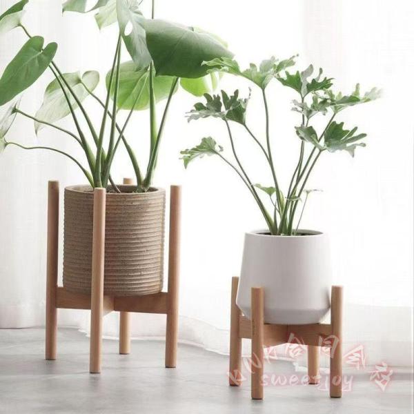 商品名：木製鉢置き台素　材：天然木製カラー：ナチュラルサイズ：18*20cm耐荷重：15kg生産国：中国注意事項 モニターの発色により実際の商品と異なって見える場合がございます。弊社の商品は複数店舗で共有しているため、入れ違いでが無い場合も...