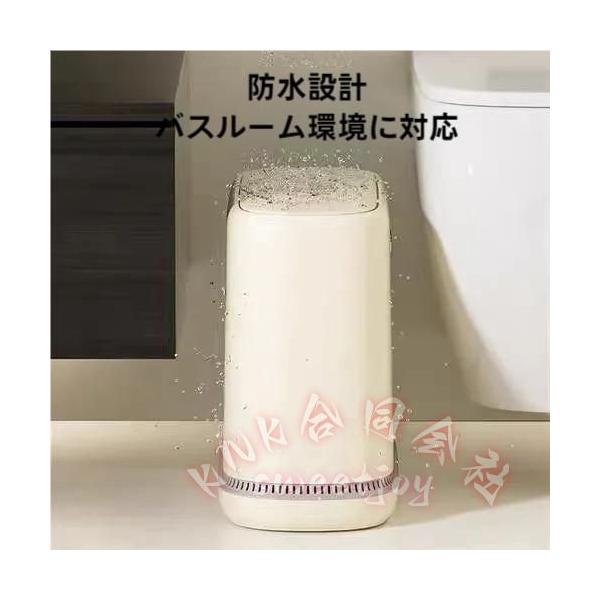 【ふた付き ゴミ箱】ふた付き長方形のゴミ箱、ふたのボタンを押すだけで開閉します。フタは密閉されており、臭いの逃げを効果的に防ぐことができます、夏の高温による嫌な臭いを避けてください。さらに、見苦しいビニール袋や見苦しいゴミを隠して、整頓され...