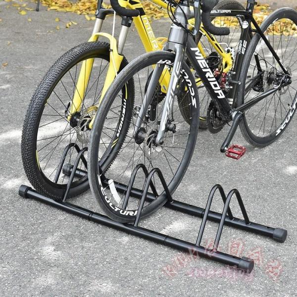 【商品特徴】?簡単駐輪前輪タイヤを差し込むだけで簡単駐輪ご家庭や店舗の駐輪スペースの整理整頓にオススメです。?アンカーボルト対応アンカーボルトで固定できる穴があるので盗難防止の対策をとることができます?組み変え自由自在組み立て式なので使用用...