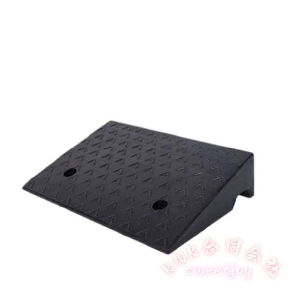 ?【高品質 天然合成ゴムを採用】 高品質 硬ゴムを採用し、その為ズレにくく、雨や風にも流されたり飛ばされにくくなっております、付属のボルト地面に接続する可能です?【紫外線によるヒビ割れを防ぐ老化防止剤入り】 従来品の再生ゴムに比べて耐光性が...