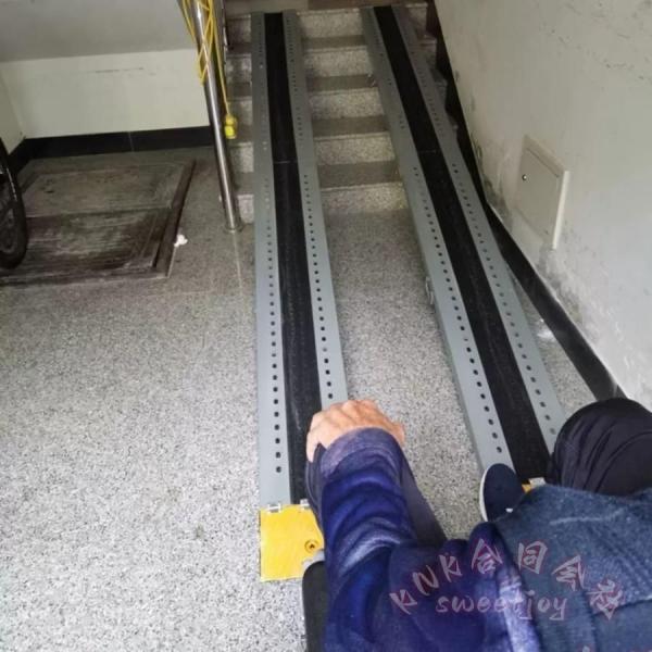 - 頑丈なスチール スロープ ---&amp;amp;amp;amp;amp;gt; この頑丈なスレッショルド スロープは、高品質のスチール製です。耐圧性があり、滑りにくく、強力な支持力があります。(耐荷重300kg)- 滑り止め設計 --...