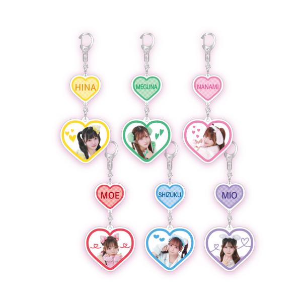 Pixel Ribbon Collaboration Cafe ２連アクリルキーホルダー●商品仕様【サイズ】上部パーツ：W40mm下部パーツ：W65mm【素材】アクリル・鉄【製造国】日本【必ず購入前にご確認ください】※ご入金後のキャンセルは...