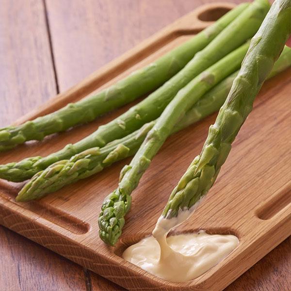 【発売日：2026年04月05日】産地：北海道富良野産名称：アスパラガス内容量：１ｋｇサイズ：Mサイズ（１本約１０ｇ前後）*******************配送時期４月上旬から５月下旬*******************