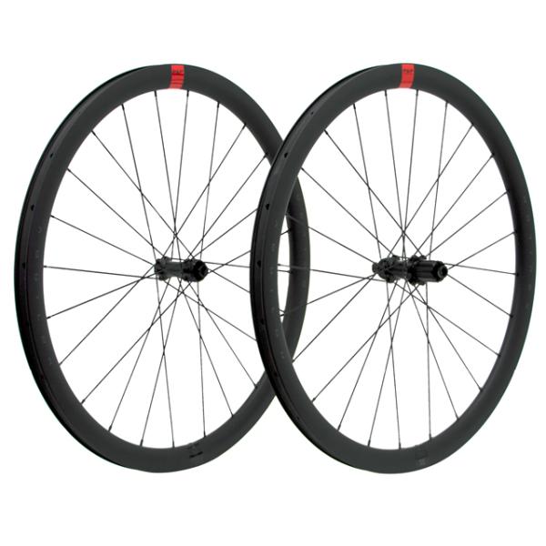 ・ロード、CX、グラベル用カーボンディスクホイール・38mmのリムハイトながら前後セット重量1420g（平均）を実現・加速、巡航、登坂などあらゆるシチュエーションでパフォーマンスを発揮・21Cワイドリムは転がりの軽さや安定感の向上につながり...