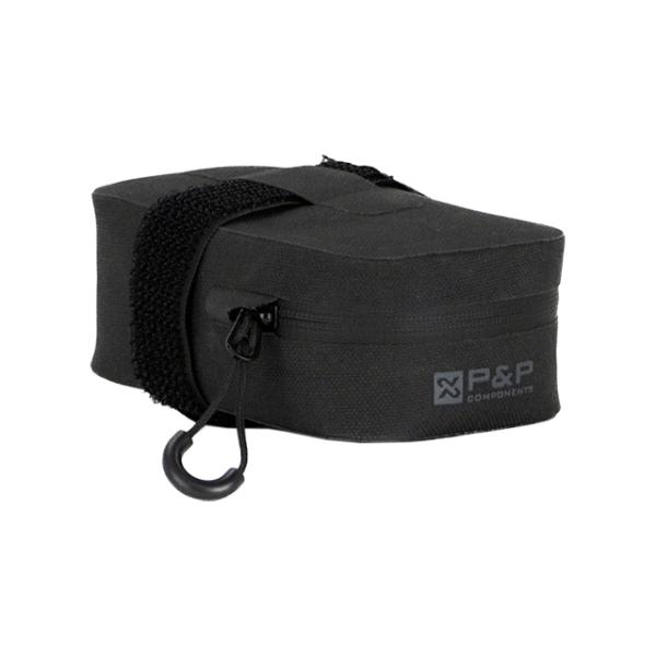 ・ミニマルスタイルの超小型サドルバッグ・サドルレールに固定したまま、荷物の出し入れが可能・固定力の高いベルクロを使用・止水ジッパーを採用 ■付属品　ベルクロ■素材　ポリエステル■加工　TPU加工■重量  33 g■サイズ  幅70mm×奥行...