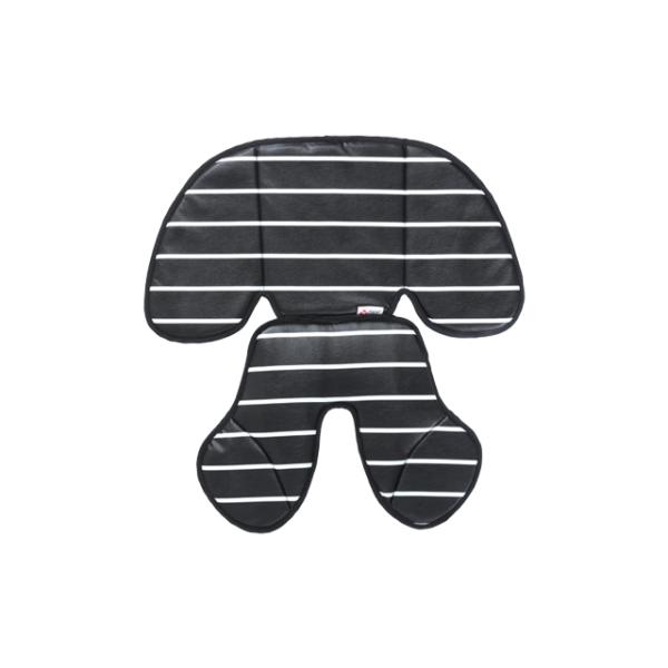 ・リバーシブルタイプのフロントチャイルドシート用クッション・表面がブラックボーダー柄、裏面がレッドボーダー柄で気分やシーンに合わせて使い分け可能・座面には厚手クッション入りでお子様のお尻をしっかりとカバー・肌触りの良い滑らかな生地で座り心地...