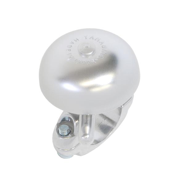 ・高級感漂うオールメタル製・音色は余韻のあるやさしい響き・ワンの素材は真鍮を採用し、オシャレなシンプルデザイン・引手が360度回転し鳴らしやすい位置にセッティングが可能 ■付属品　φ22.2mm用パッキン■素材　アルミニウム（ワン）■重量 ...