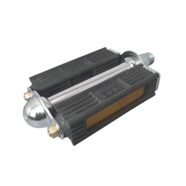 ・通称“ハチサンペダル”ともいわれる、主に運搬車や実用車に使われるゴム製のペダル・スチール製のボディにゴム製のグリップ面・夜間も安心なリフレクター付き ■素材　ボディ：スチール　側板：樹脂（ゴム）■重量  722g■サイズ  踏面横幅（W）...