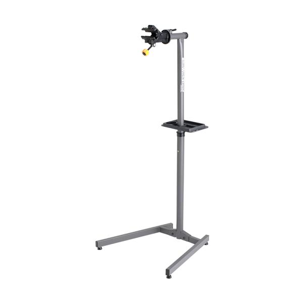 ・屋内での使用を前提に考えた設計で、スチール製フレームにより安定性は抜群・収納性を考え、本体を持ち上げると脚がすぼめられる構造・クランプの高さは全般的に作業のしやすい高さの固定式（床面から141cmの位置）・最大直径65mmまでのパイプをつ...