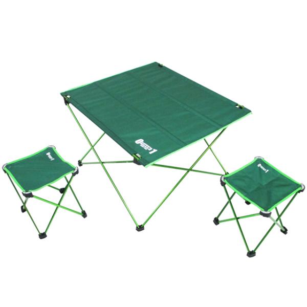 ・脚にアルミを採用した超軽量テーブルセット・テーブル1台、チェア2脚のコンパクトな2人用・アウトドアはもちろん、自宅の庭やベランダにも便利・テーブルはファブリック製の天板と脚を一緒にくるくるっと巻いて簡単収納・チェアは脚をたたむだけの簡単収...