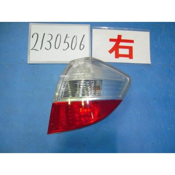 **** 商品説明を必ずご確認ください ****部品管理番号：001679617615500部品メーカー：スタンレー部品名：右テールランプ部品メーカー品番：P7612部品区分：リサイクル品管理品番：306214部品カラー：青車名：フィット車...