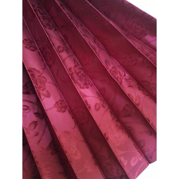 【国産】シャルローズ遮光性仮眠カーテン(ラウンドカーテン）左右２枚入り◎トラックキャビンの前面・側面をぐるりと覆ってしまうラウンドカーテンです。４トン〜大型まで取付可能■サイズ　幅２４０ｃｍ×高さ９０ｃｍ　（２枚入）■左右２枚入■プリーツ式...