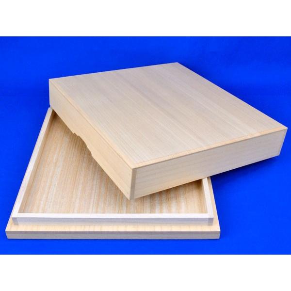 ※写真は2寸卓上将棋盤用桐覆い（底付）の写真です※受注生産品になります　2寸5分卓上将棋盤用の桐覆い(底付)です。上蓋だけではなく下部本体もある桐覆いで、足付将棋用ではありませんのでご注意ください。　将棋盤の保護や保管用に便利な桐覆いです。...