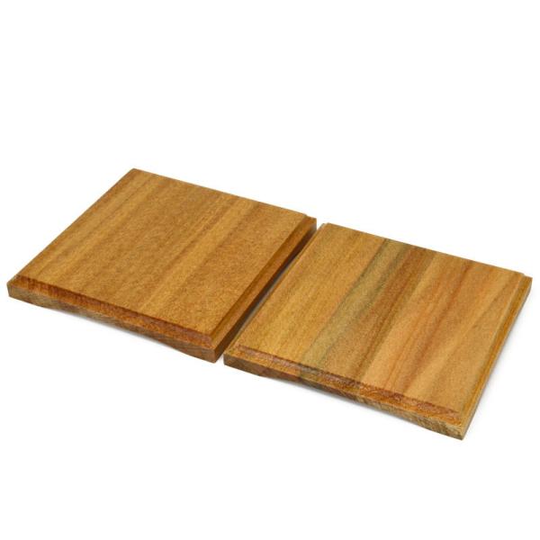 　訳あり特価処分品の将棋駒台折将棋盤用駒台新桂ハギです。ハギとは一枚板造りではなく無垢の木材の合板造りという意味合いです。シミあと・木癖・ひずみ・あてキズなど難点がございますのでその分特価販売させて頂きます。訳あり品ではございますが、駒台を...