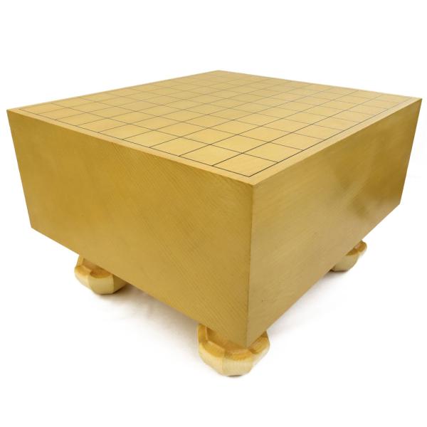 当店通常販売価格81,400円→●現品訳あり特価49,500円(税込)　写真の現品1点限定の訳あり特価品の新かや5寸一枚板足付将棋盤です。シミあと・埋め木・小キズ・ヒビあと・木癖・変色などの難点がございますのでその分特価にてさせて頂いており...