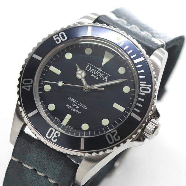 長く愛用できることに焦点をあて、ケース・ブレスレットは腐食しにくく金属アレルギーも少ない 316L のステンレススチールを素材にしています。10 気圧の防水性も併せて、日常使いに好適なアイテムとなっています。 風防:ドーム型プレキシガラスケ...