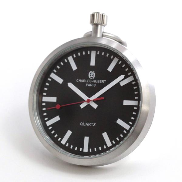 オシャレなオープンフェイス懐中時計ケース素材:ステンレススチールケース径:約43mmケース厚さ:約8mm重さ:約40gムーブメント:クォーツ式メーカー保証:1年(チャールズヒューバート時計正規取扱店)付属品:チェーン、専用ボックス、保証書、説明書