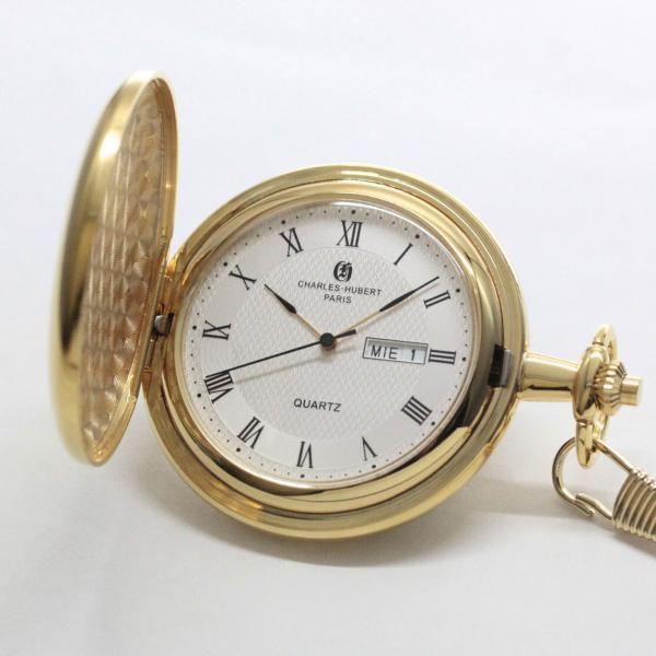 上品なゴールドハンター贈り物にも、自分への記念にも。価格以上の存在感を感じられる1本です。電池が切れない限り止まることのない、便利なクォーツ式時計。機械式のような巻き上げは不要、電池式なので時間合わせも簡単。特殊な電池は使用していないため、...