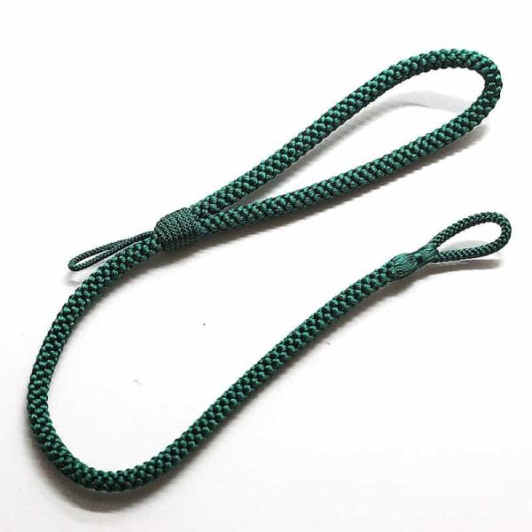 正美堂が取り扱うセイコーやアエロの懐中時計にプラスして、チェーンや紐はいかがですか？懐中時計のことなら懐中時計取扱いNO&amp;#039;1の正美堂にお任せ下さい長さ:約32.5ｃｍ厚さ:約5ｍｍ（中心部）素材:絹(100％)