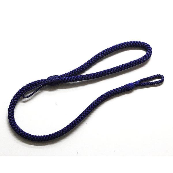 正美堂が取り扱うセイコーやアエロの懐中時計にプラスして、チェーンや紐はいかがですか？懐中時計のことなら懐中時計取扱いNO&amp;#039;1の正美堂にお任せ下さい長さ:約32.5ｃｍ厚さ:約5ｍｍ（中心部）素材:絹(100％)