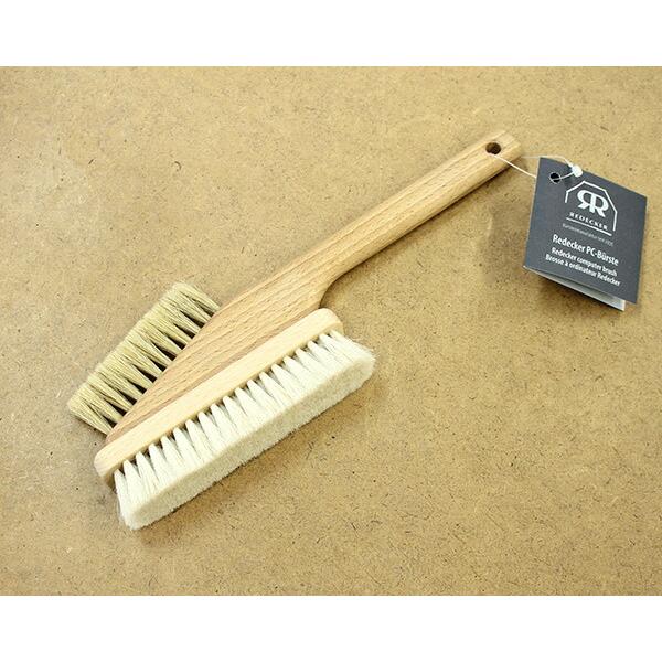 【パソコンブラシ デスクブラシ:食器日和】やわらかな山羊毛と、コシのある豚毛を使用した2段植毛ブラシです。モニターやキーボードなど、これひとつでパソコン周りがお掃除できます。材質：柄/ブナブラシ/山羊毛（ベリーソフト）、豚毛（ミディアムソフ...