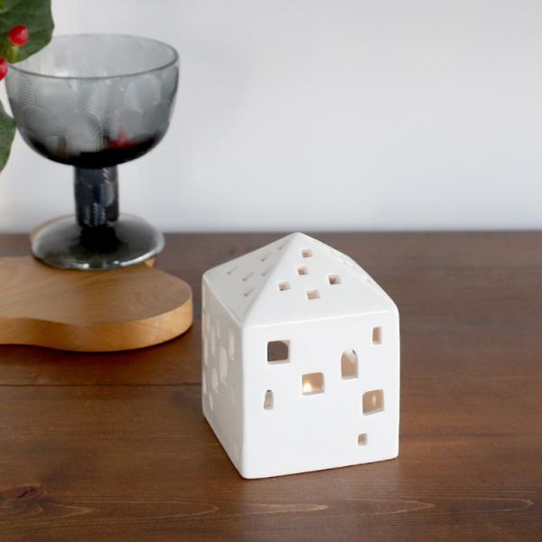 【ギフト 結婚祝い プレゼント 贈り物 お返し オシャレ:食器日和】長い北欧の冬をこころ穏やかに過ごすために作られたキャンドルホルダーは、ひとつひとつが職人による手づくりです。手作りのぬくもりとキャンドルの灯りが、癒しの時間を演出します。材...