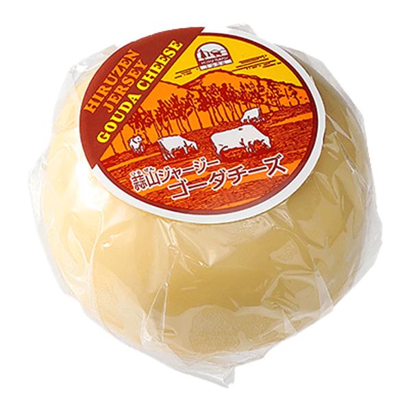 【商品概要】種類別名称：ナチュラルチーズ商品名：蒜山ジャージーゴーダチーズ 200g原材料：生乳、食塩内容量：200gアレルギー物質：乳賞味期限：製造日から181日保存方法：冷蔵（10℃以下）開封後の取り扱い：開封後は表示の賞味期限にかかわ...